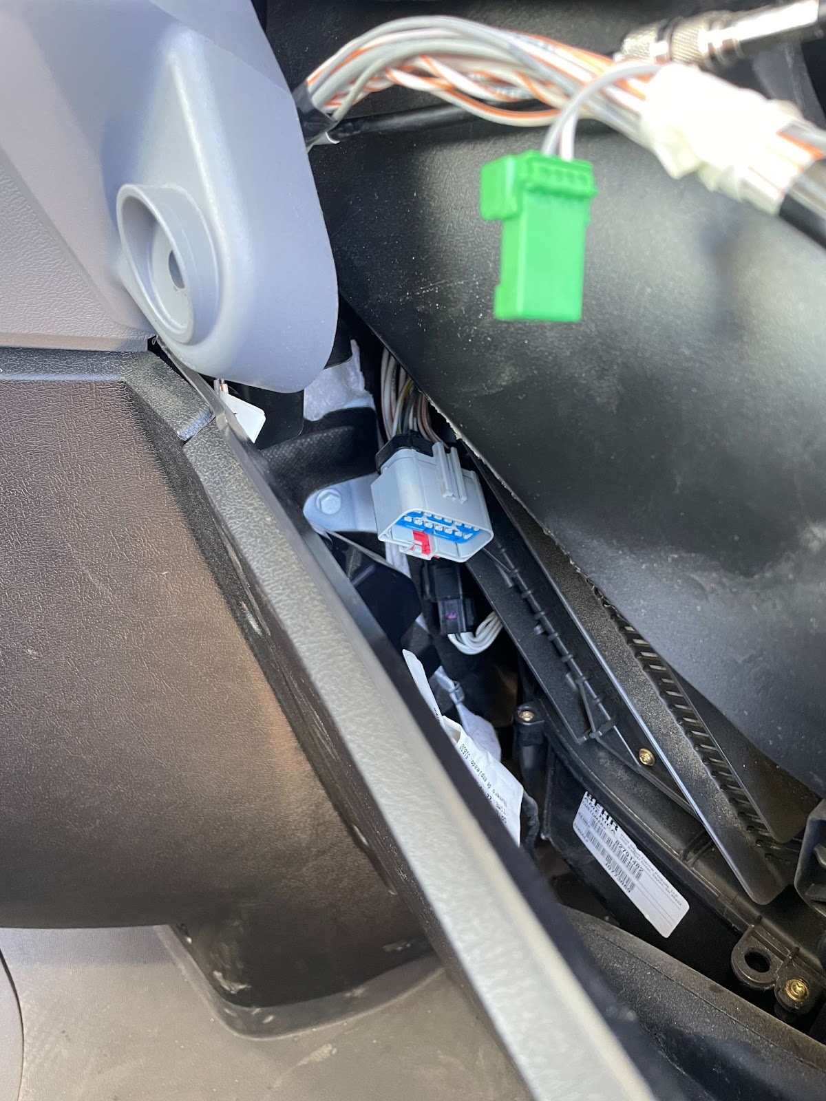 Locate RP1226 connectors in heavy trucks – Device Help